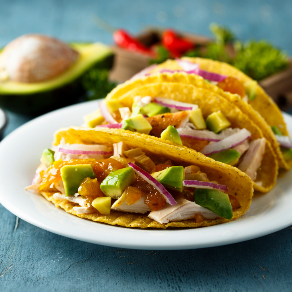 Tacos de pollo con aguacate - Hiofit